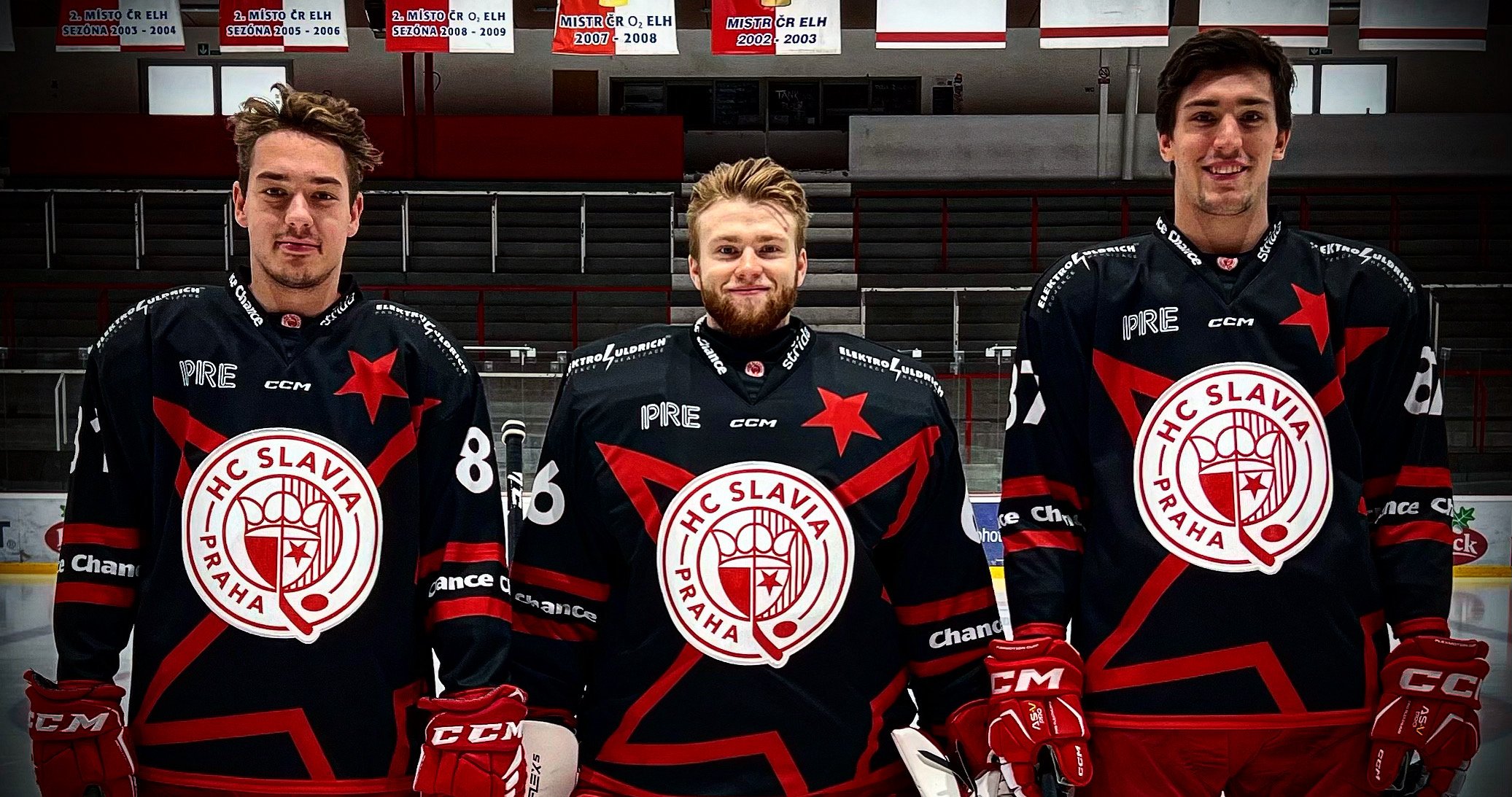 HC Slavia Praha | Poprvé v černých dresech. Vyzrají slávisté na Porubu?