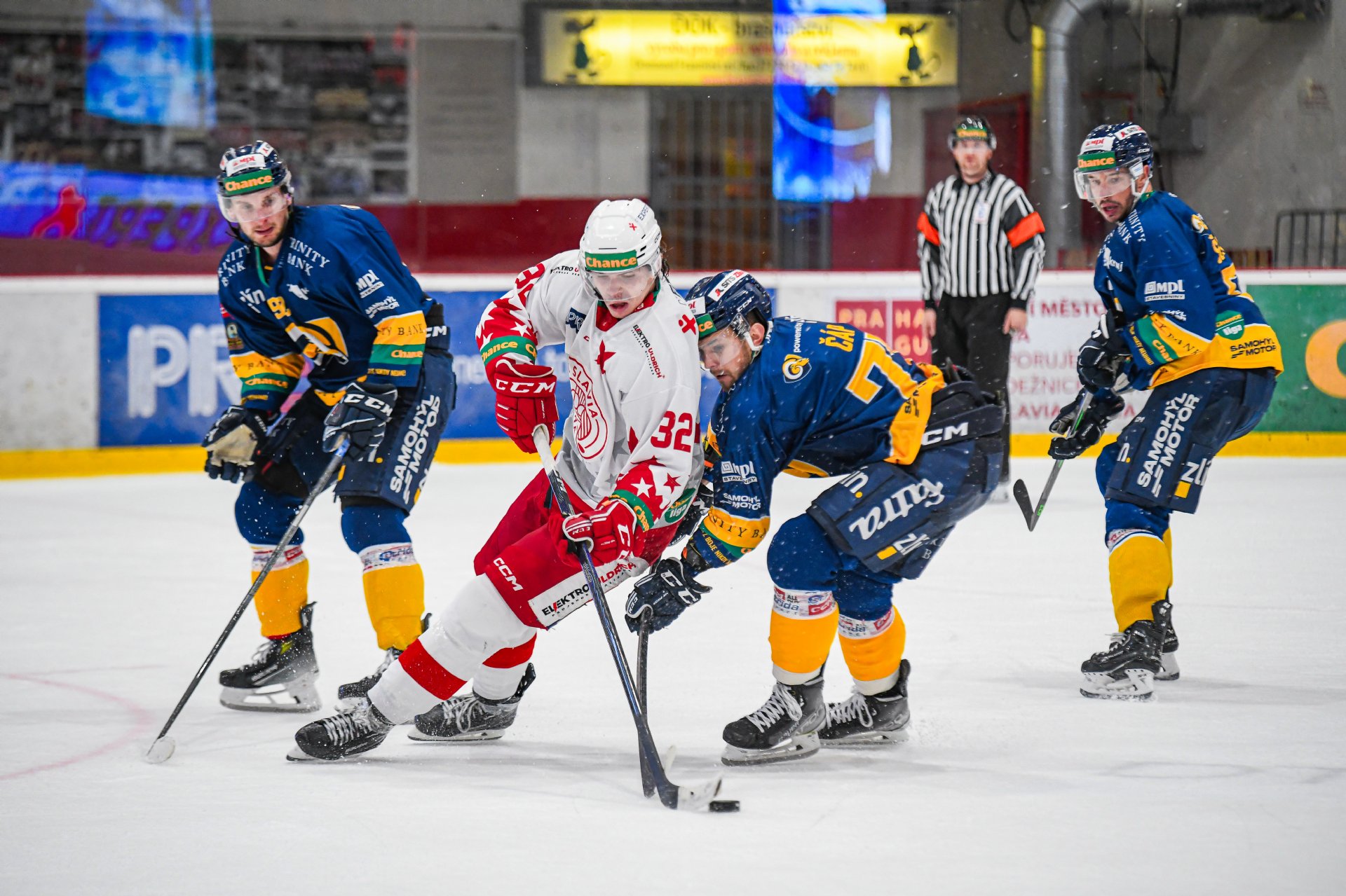 HC Slavia Praha | Reportáž ze zápasu: Zlín - Slavia 4:3 | Návrat po ...